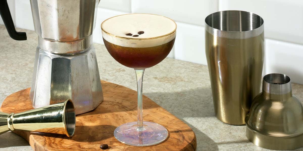 The Simple Guide to Making an Espresso Gin Martini – The Curious Drinker